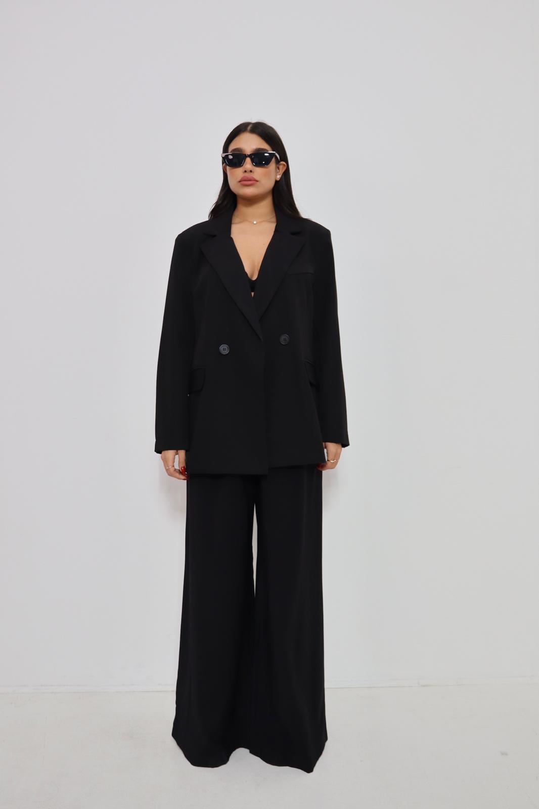 בובה פראית | חליפה מחויטת | חליפות